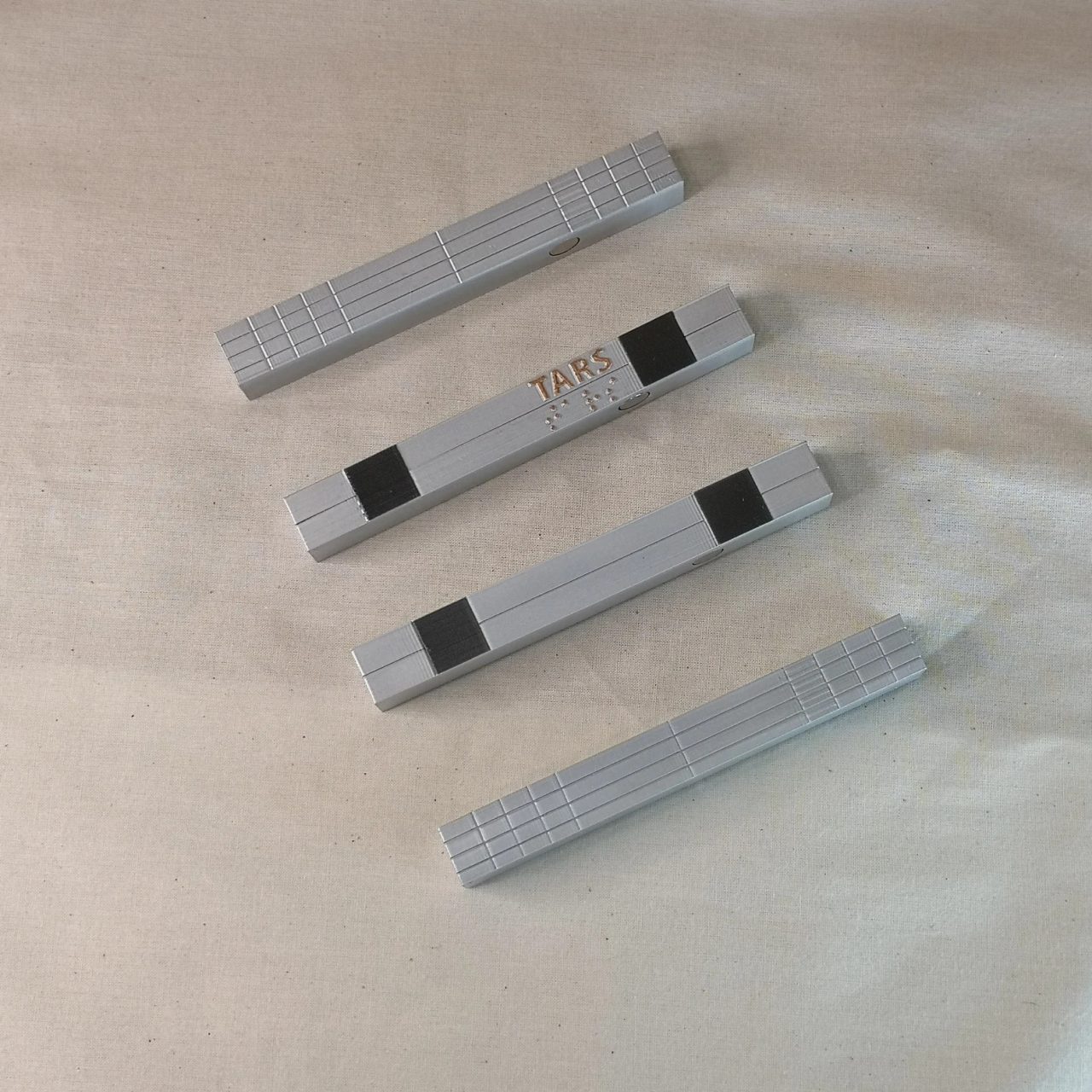 TARS Interstellar réplica del robot - Amperio Azul